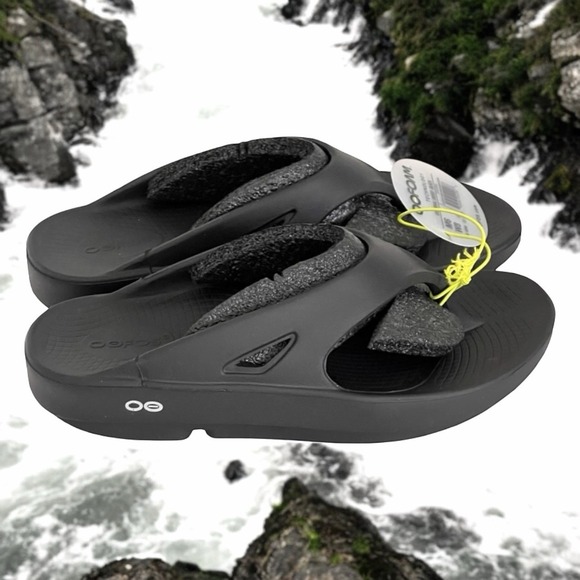 OOFOS | Shoes | Oofos Original Oofoam Technology W8 M6 Flip Flops Unisex Black Sandals | Poshmark